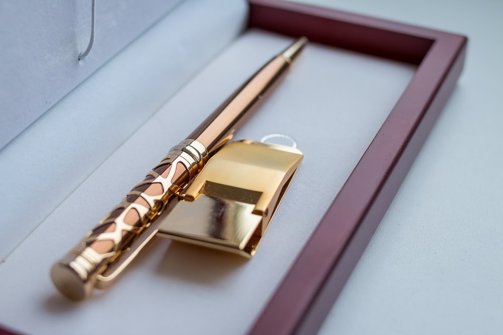 High-End Gifts for VIPs in the Corporate World | The Mother Huddle